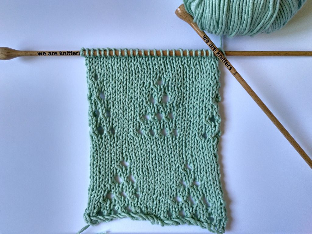 HOW TO KNIT THE LACY TRIANGLE STITCH - The Blog - NL